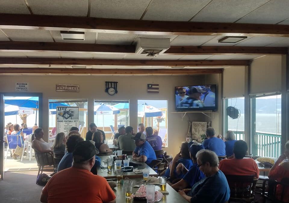 Lakefront Dining - Cascade Chamber of Commerce