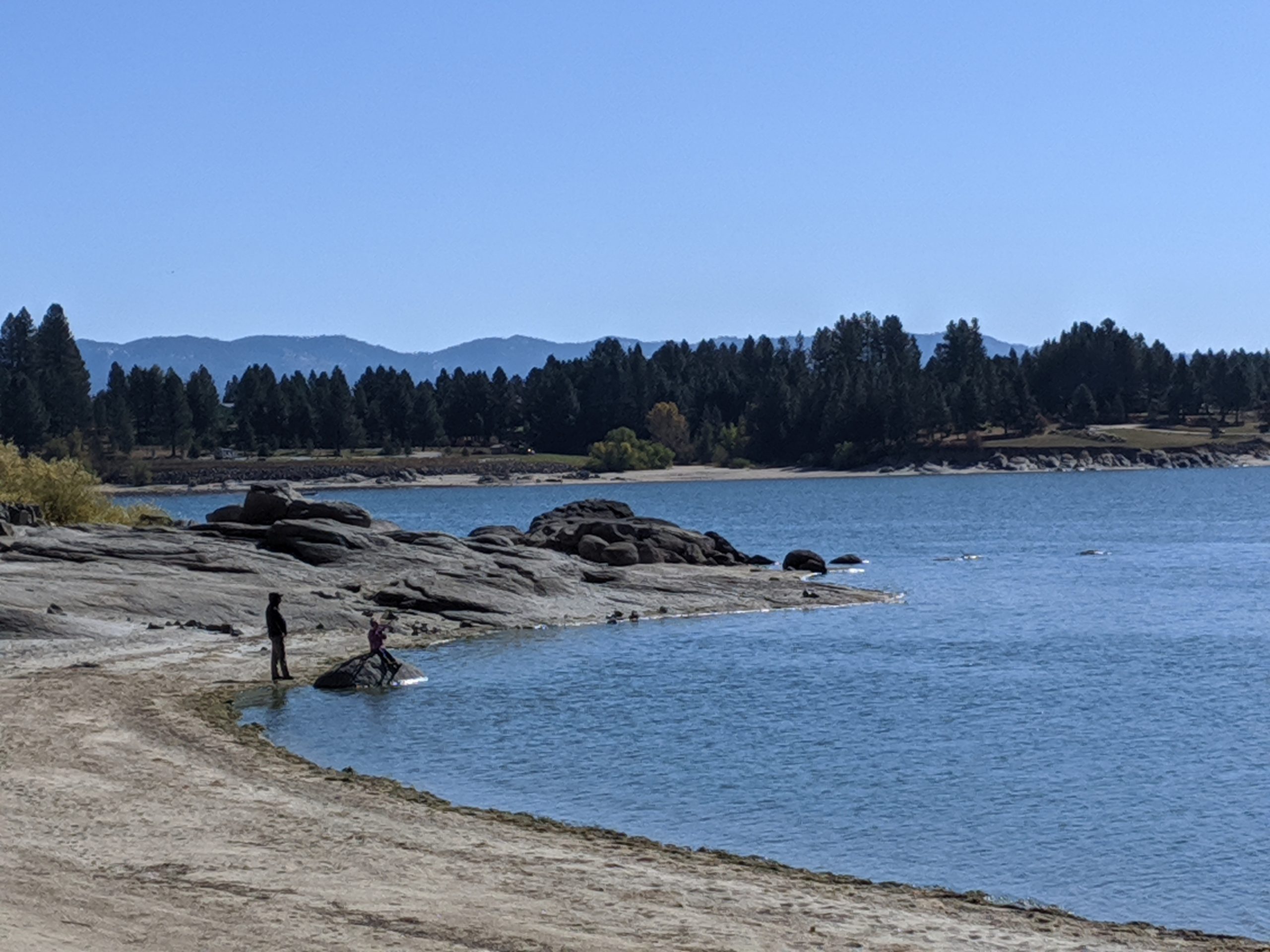 Cascade Lake beach kids fishing - Cascade Chamber of Commerce