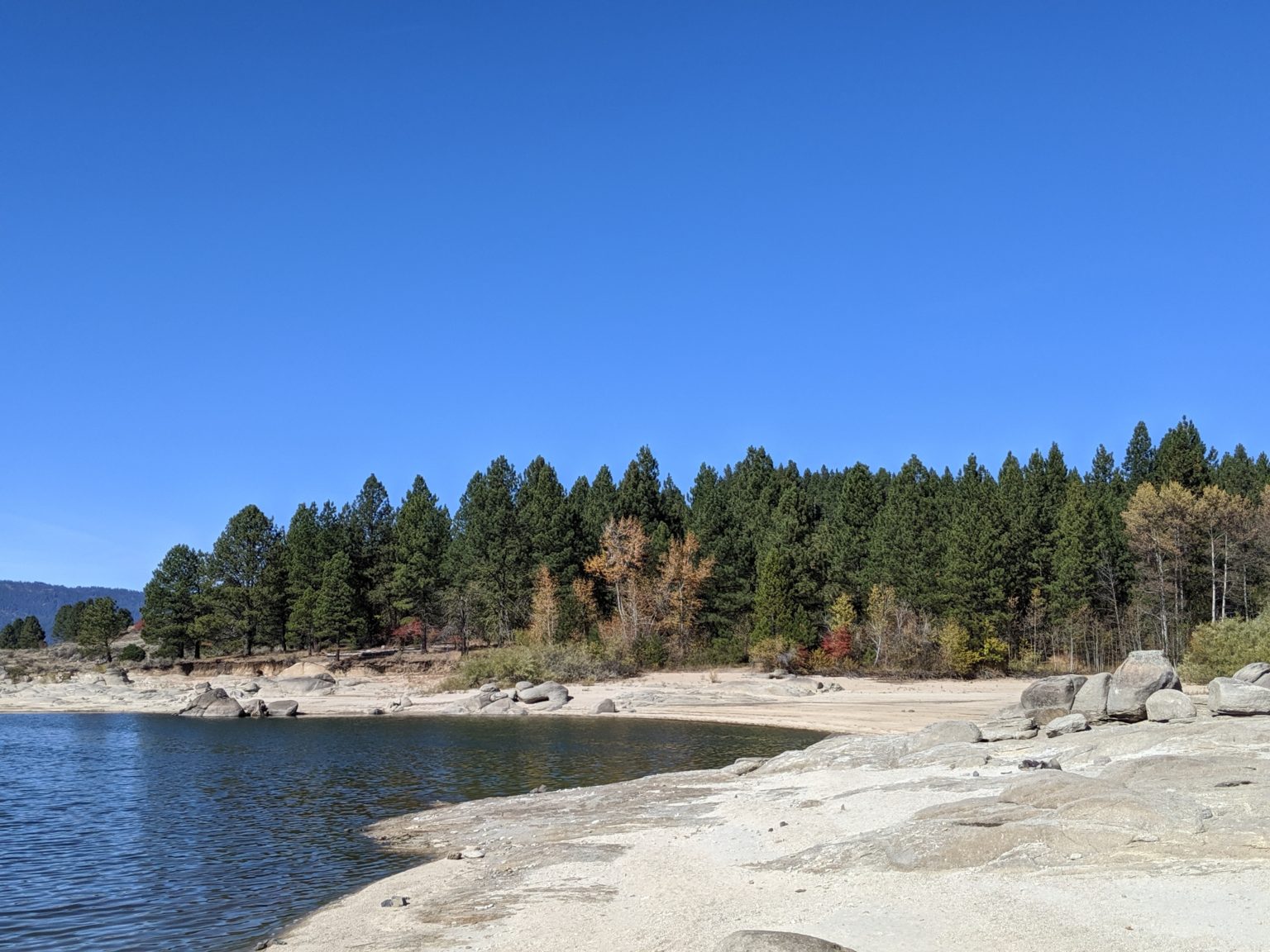 Crown Point Cascade lake beach - Cascade Chamber of Commerce